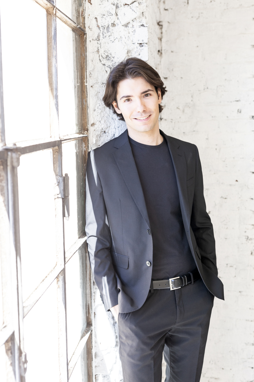 Andrea Rizzolini - Mentalista e illusionista italiano - Homepage